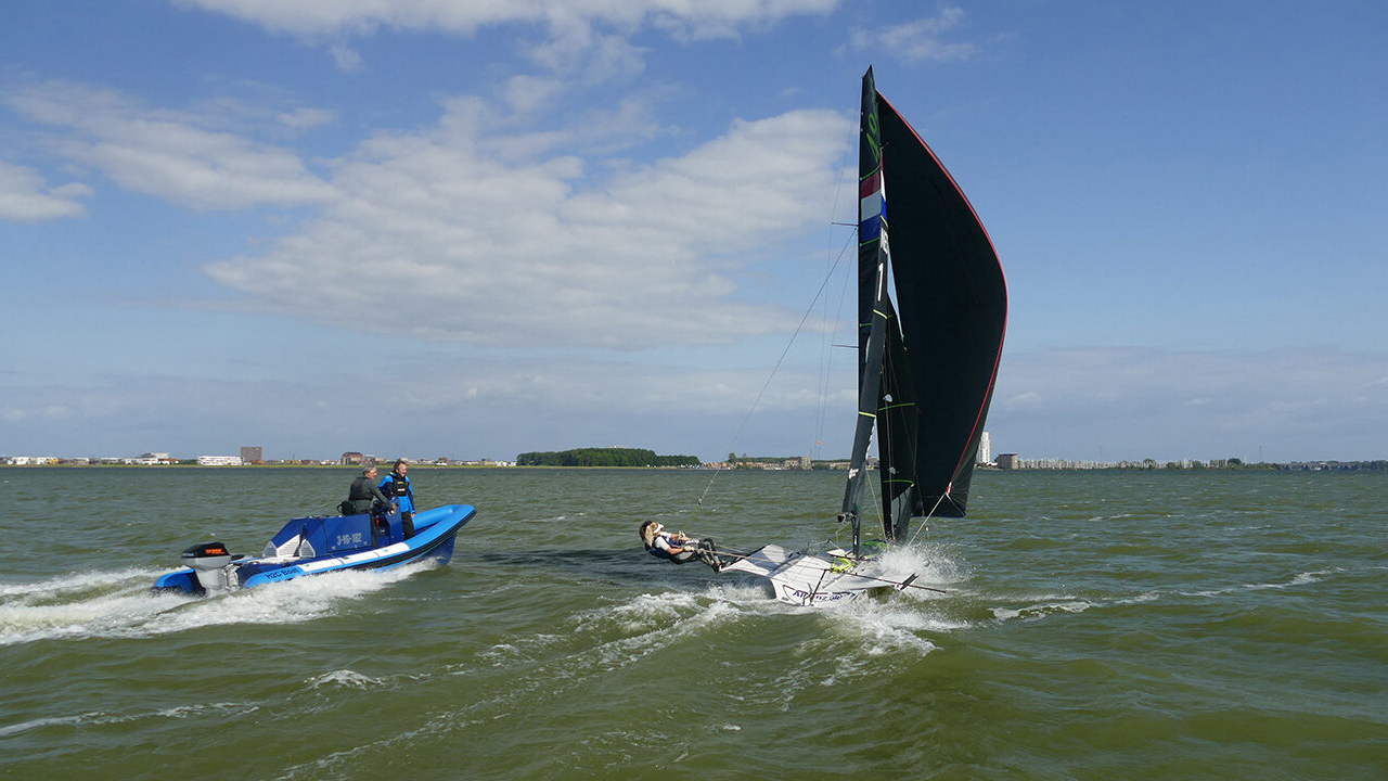 Dutch sailing firm launches hydrogen-powered H2C Boat - TrendRadars