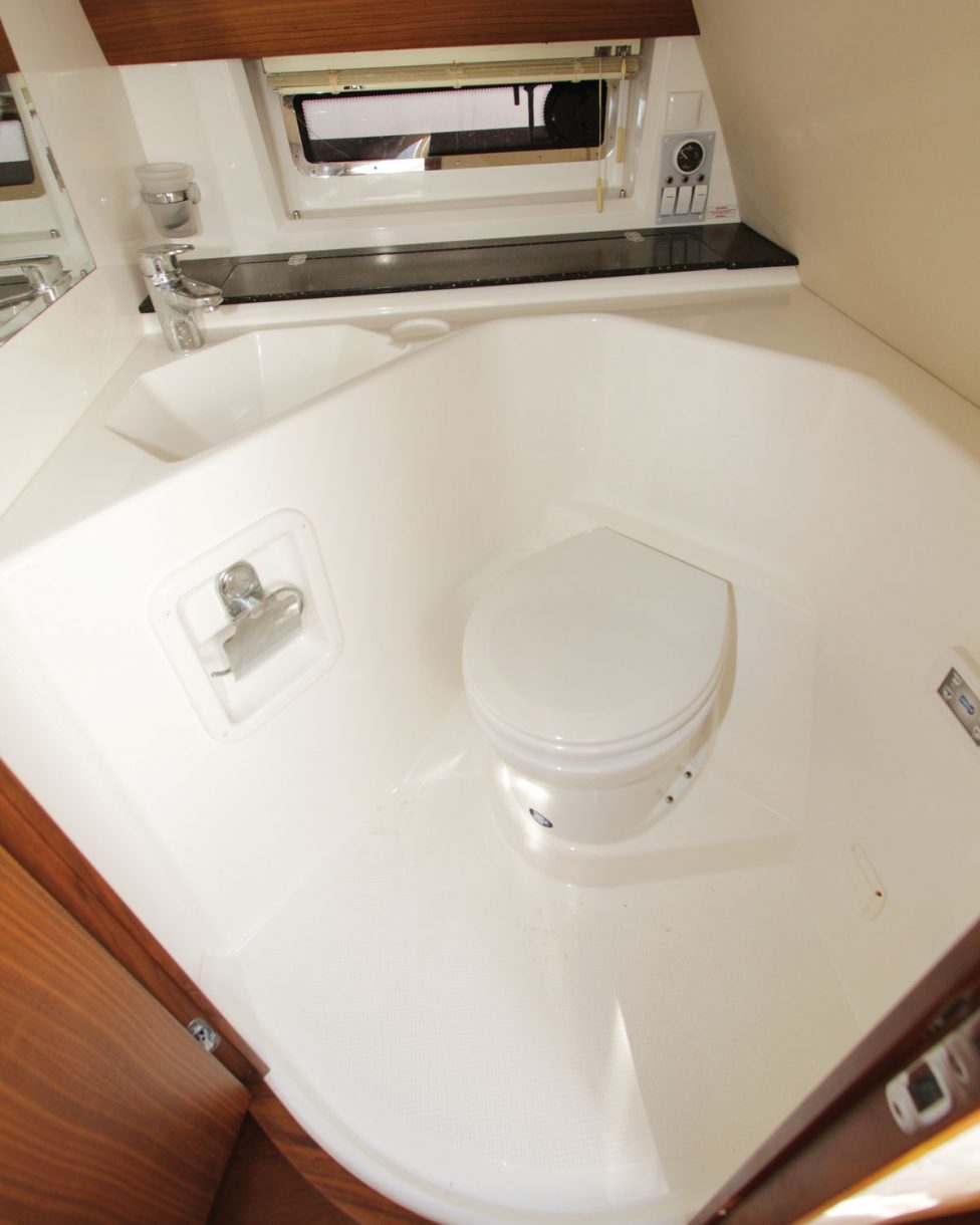 Windy 31 Zonda used boat report: Purist's speedboat delivers huge grins