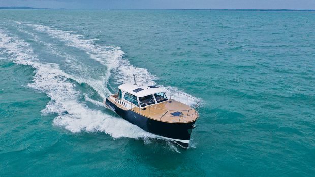 How to navigate overfalls in a motorboat: 6 top tips