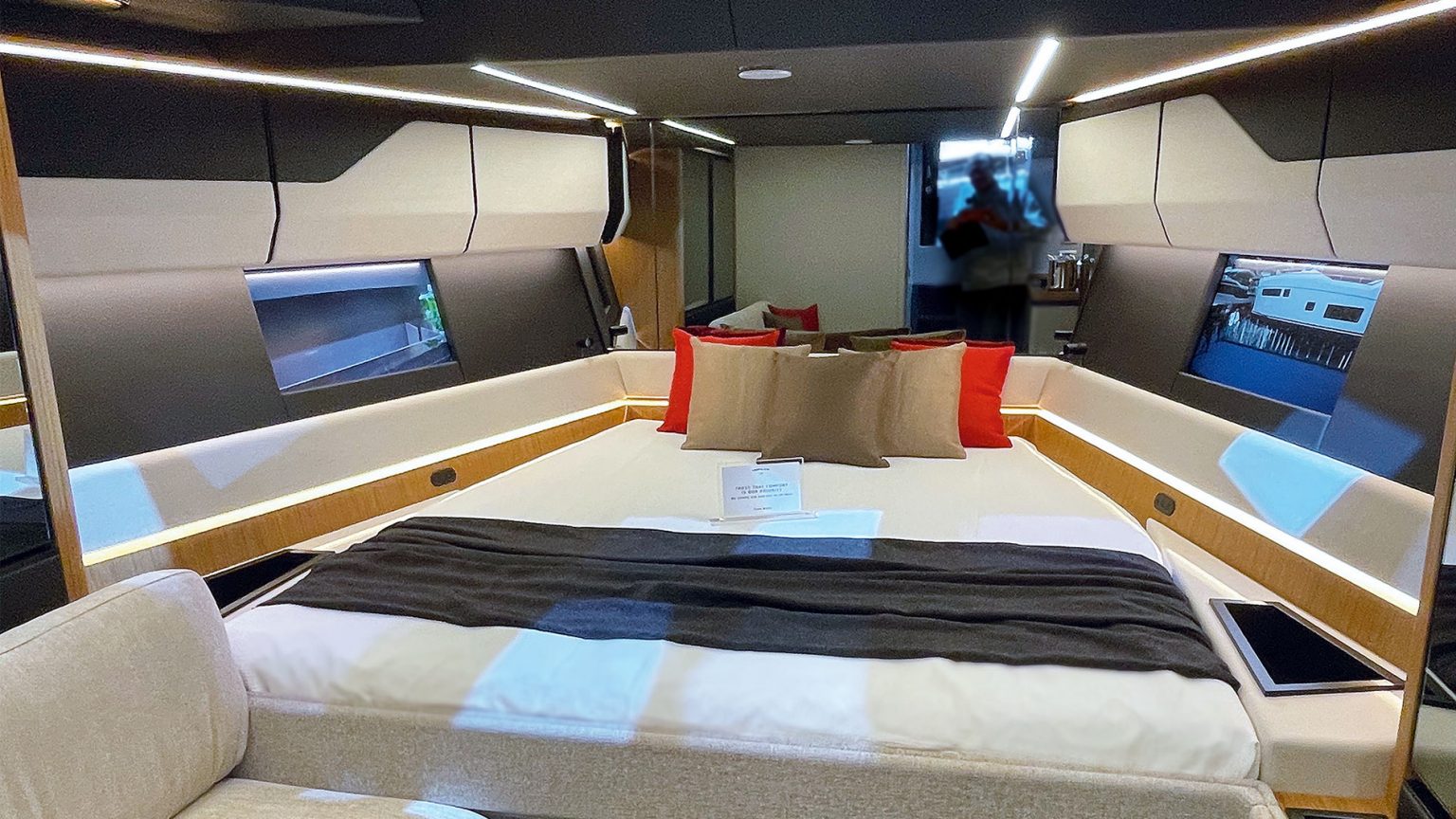 WallyPower 50 tour: Italian beauty with a cool interior trick