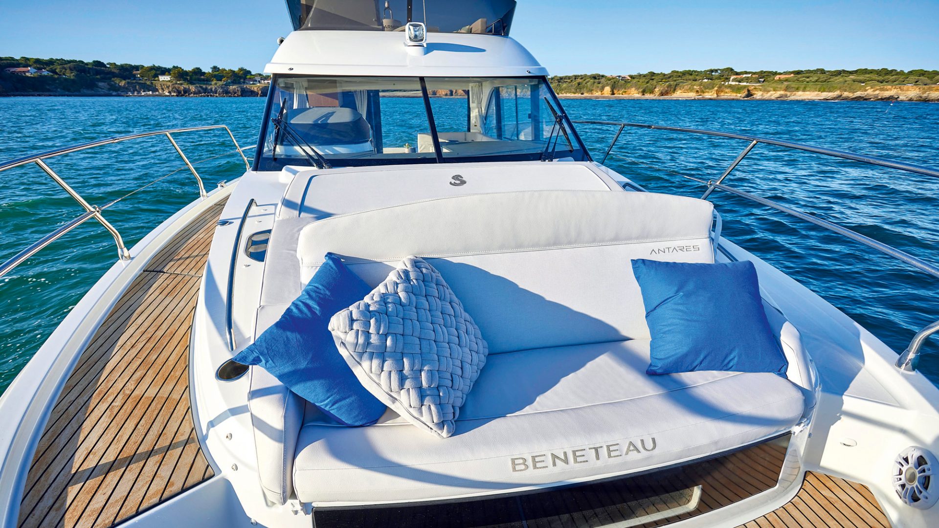 Beneteau Antares 12 review: The boat to beat the Merry Fisher flagship?