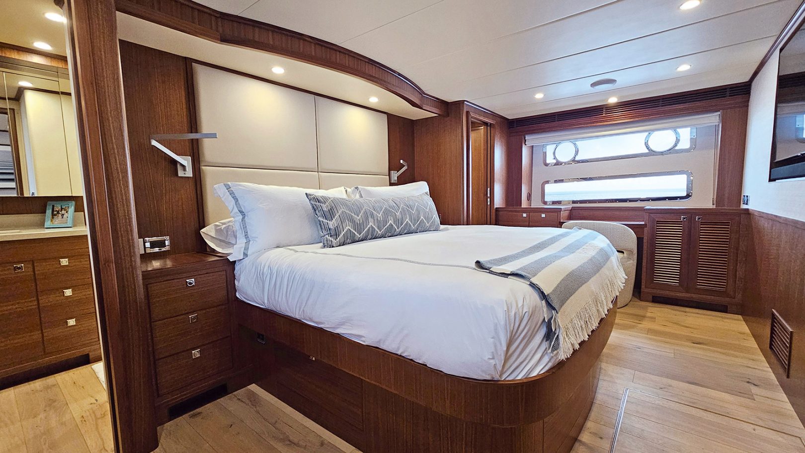Outer Reef 830 Classic first look: 83 footer with timeless looks