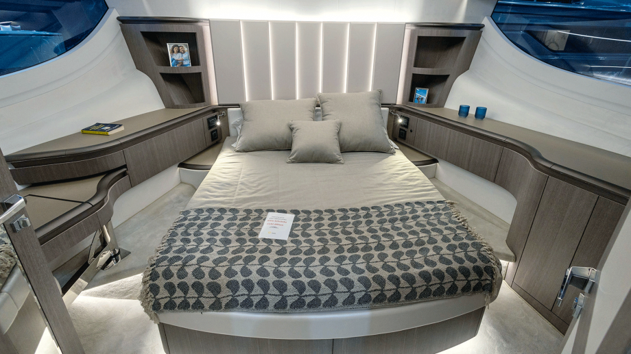 Galeon 560 Fly first look: Light galore with unexpected views