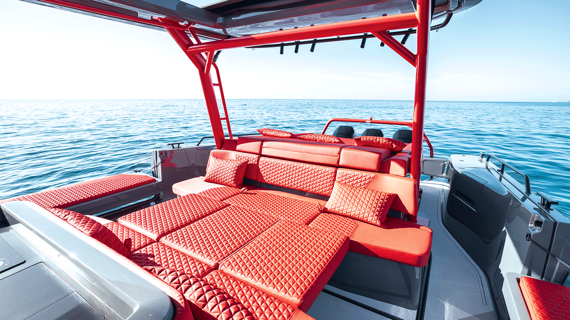 Brabus 1200 Sun Top: A high-end space accented with exclusives