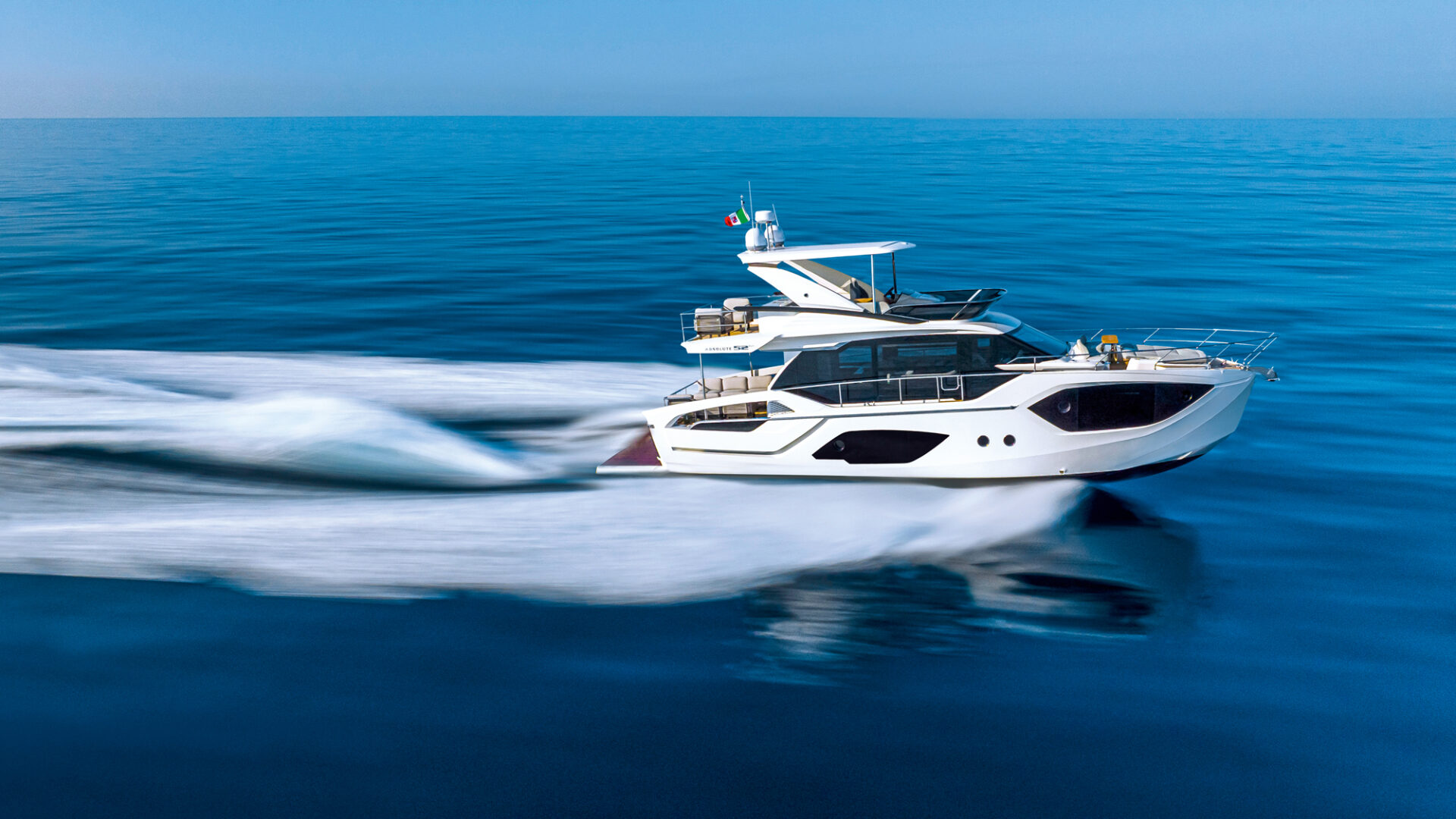 Flybridge motor boat reviews