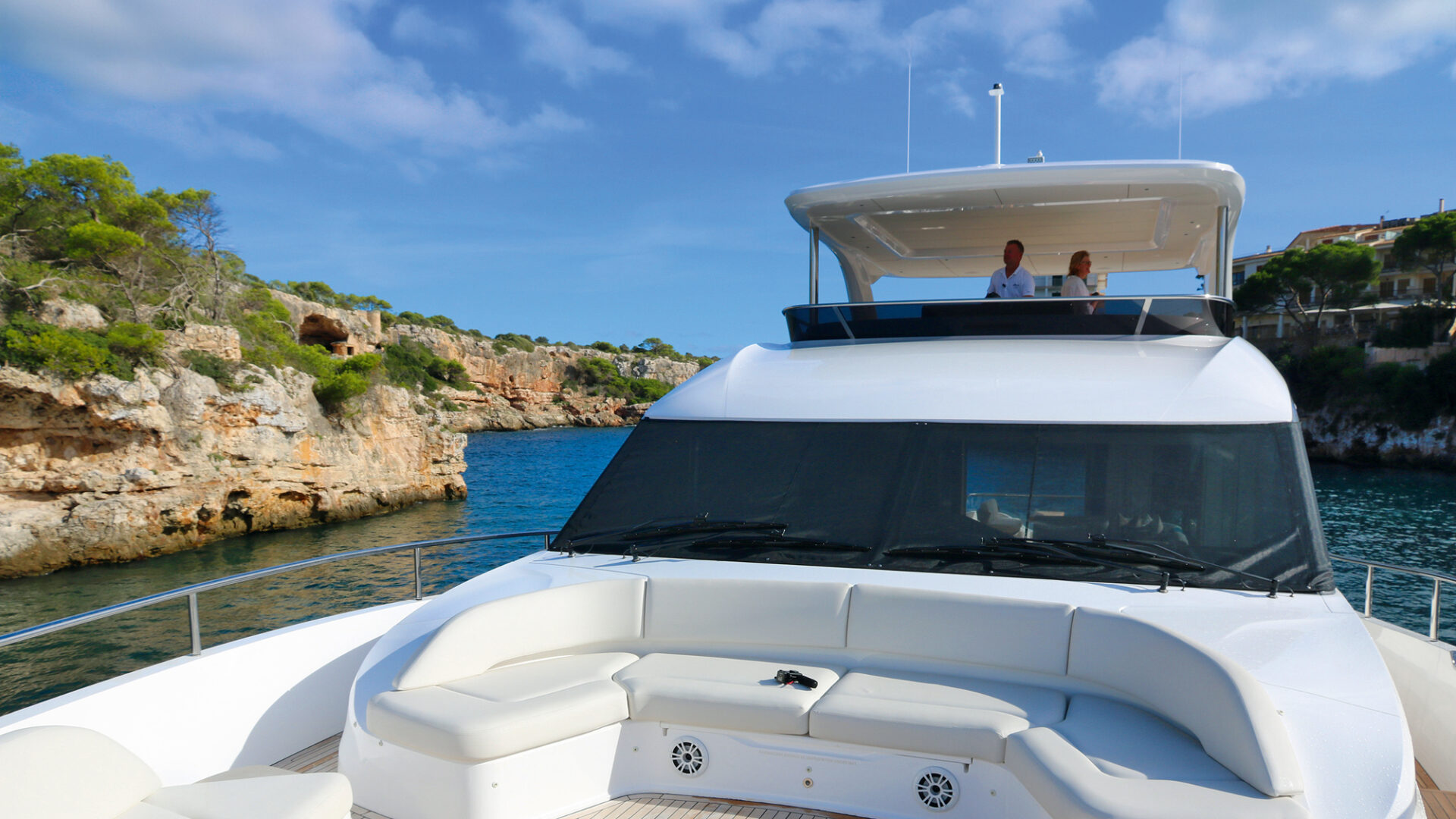 What it's like on a €70,000 per week, 80ft motor yacht charter