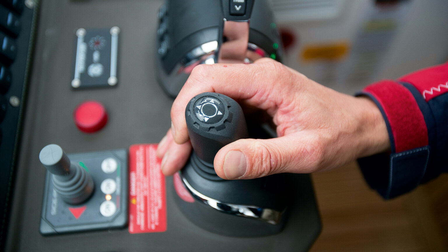 Everything you need to know about bow thrusters & stern thrusters