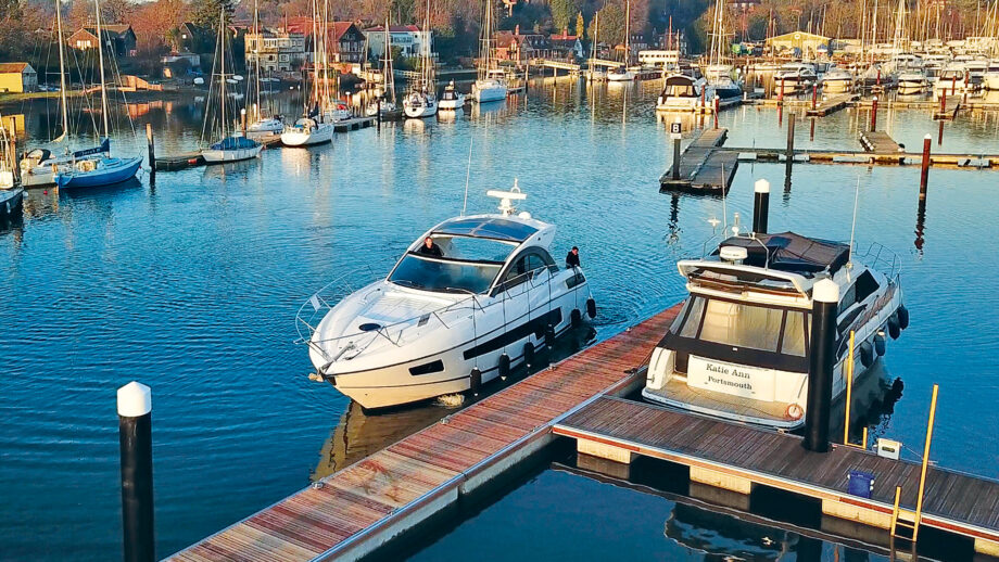 Everything you need to know about bow thrusters & stern thrusters