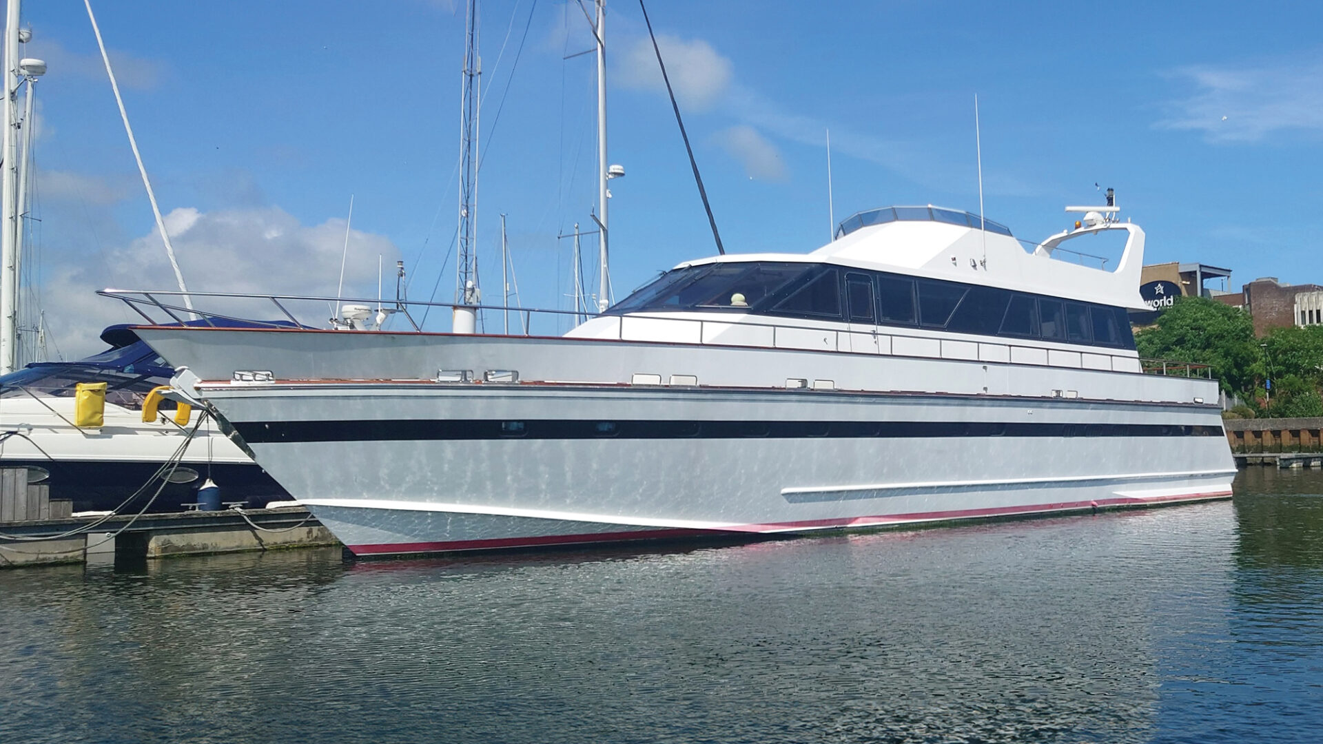 4 of the best motor yachts on the market now for under £250,000