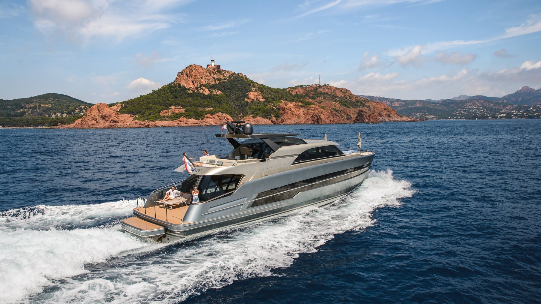 Discover the St-Barth 75 and St-Barth 85 Fly Motor Yachts - Motor Boat ...
