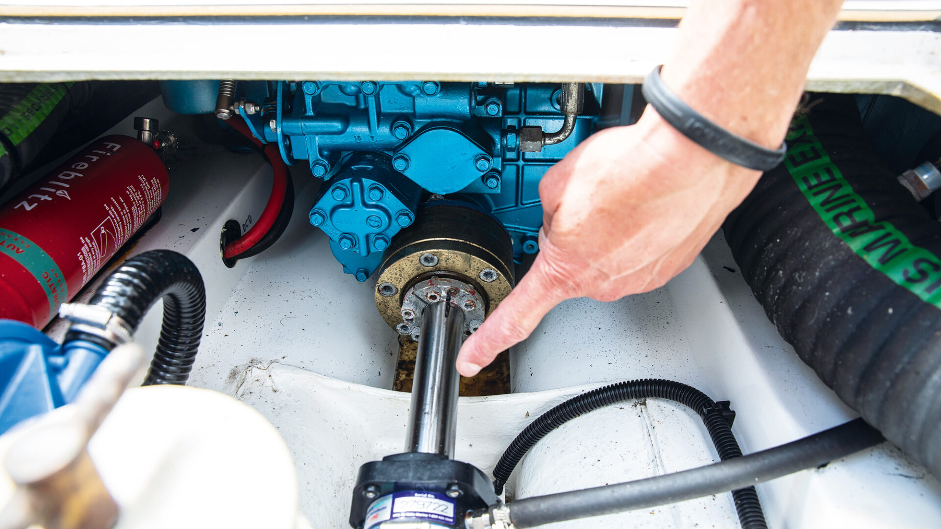 How to handle a single shaftdrive boat - Motor Boat & Yachting