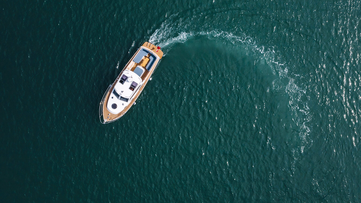 How to handle a single shaftdrive boat - Motor Boat & Yachting