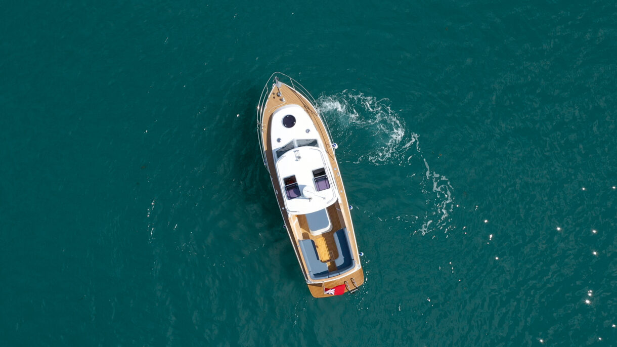 How to handle a single shaftdrive boat - Motor Boat & Yachting