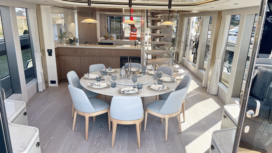 New Sunseeker Ocean 156: Impressive interior with luxurious spaces