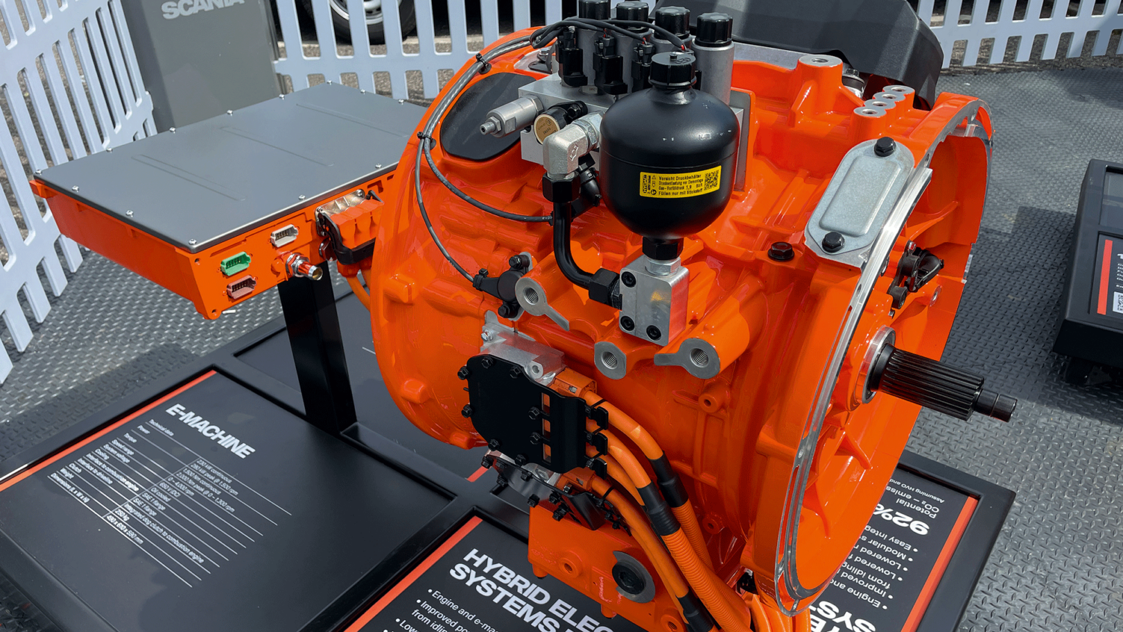 A look at the new M17 Scania hybrid diesel-electric system