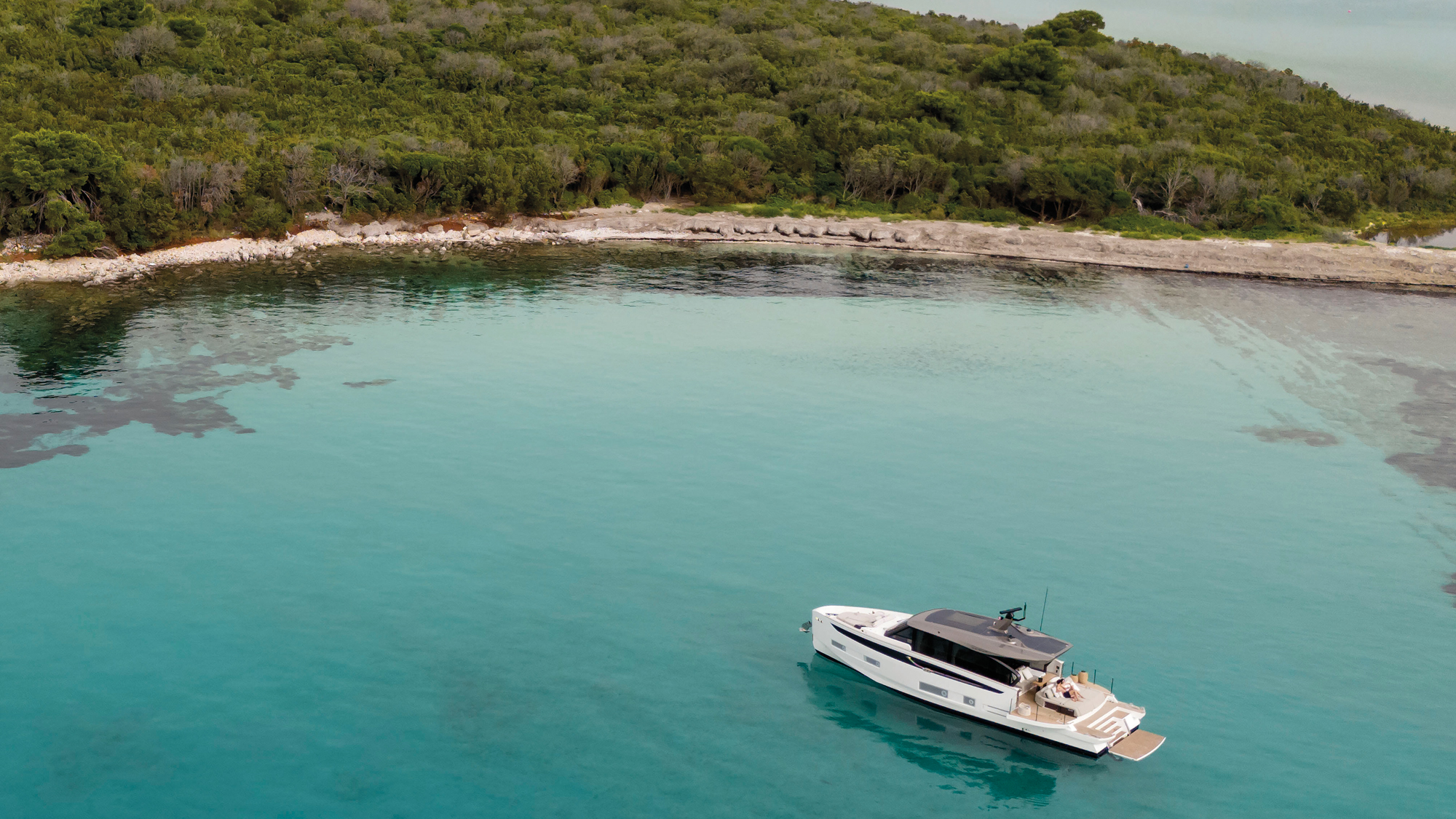 Azimut Seadeck 6 review: A more sustainable way to go boating? review ...