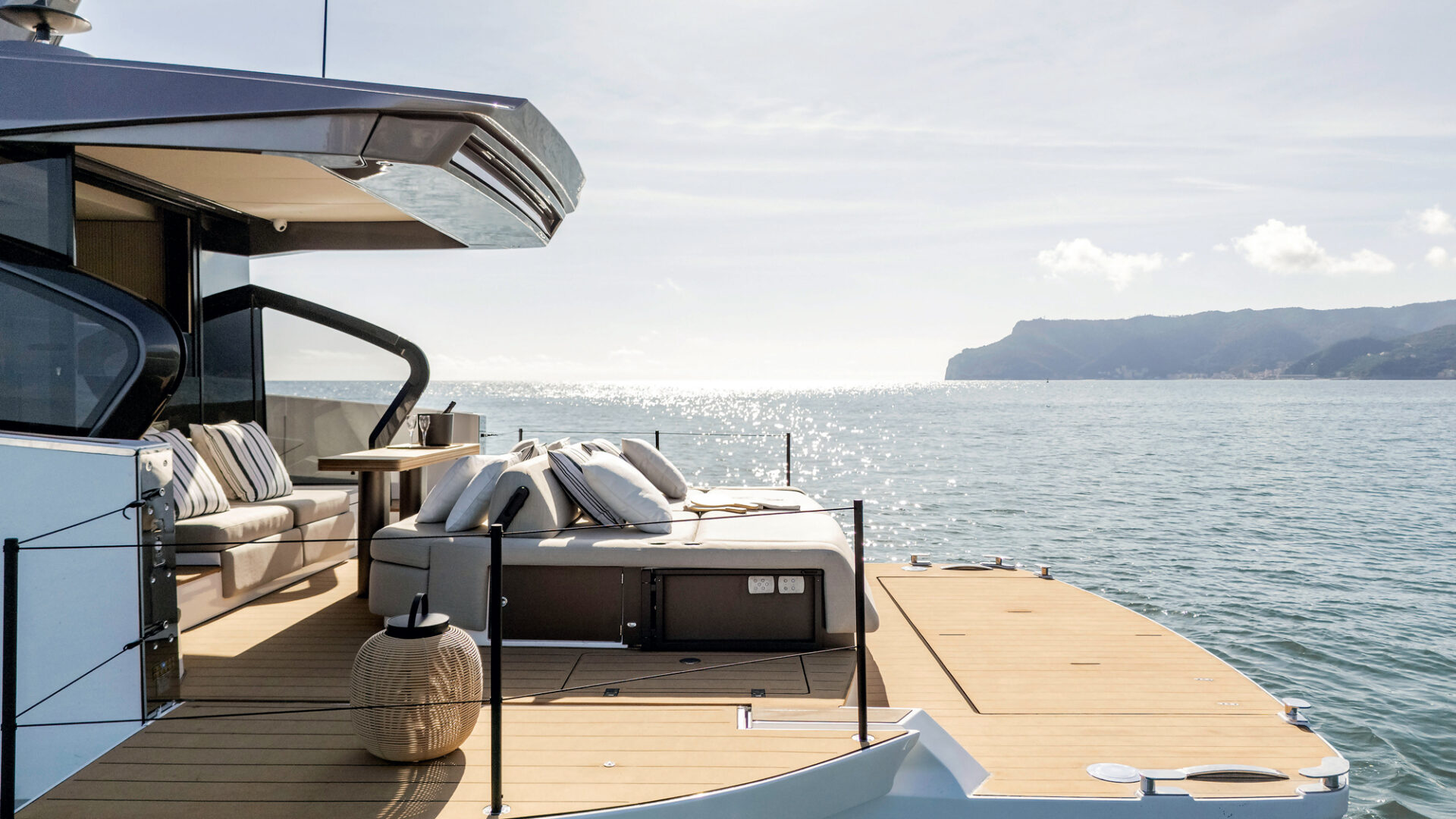 Azimut Seadeck 6 review: A more sustainable way to go boating? review ...
