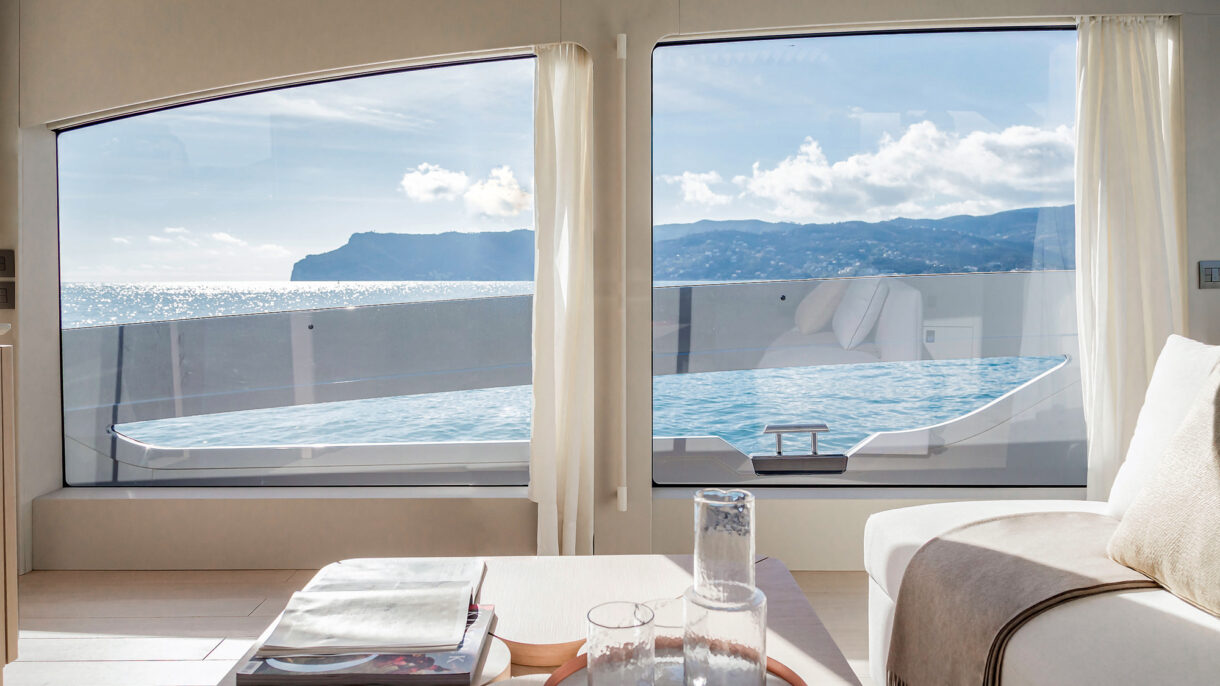 Azimut Seadeck 6 review: A more sustainable way to go boating? review ...