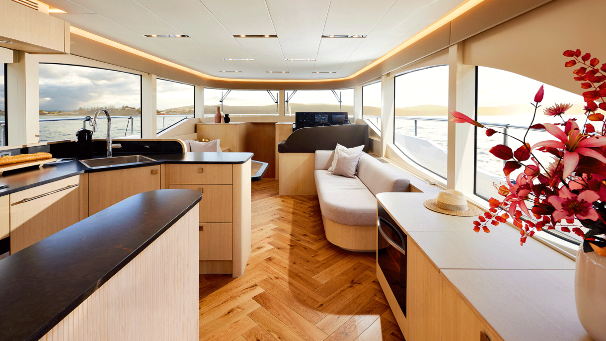 New Van den Hoven Voyager 56 Fly: A customizable cruiser with ...