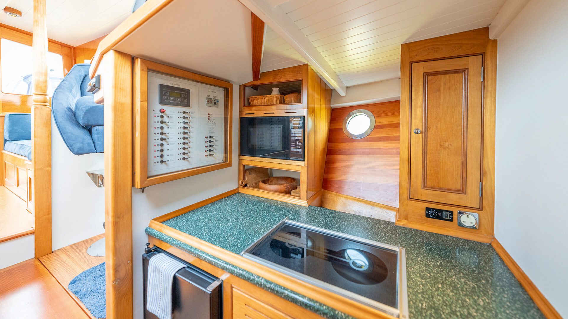 Used Boat Review: Cockwells Custom 32 – A work of maritime art review