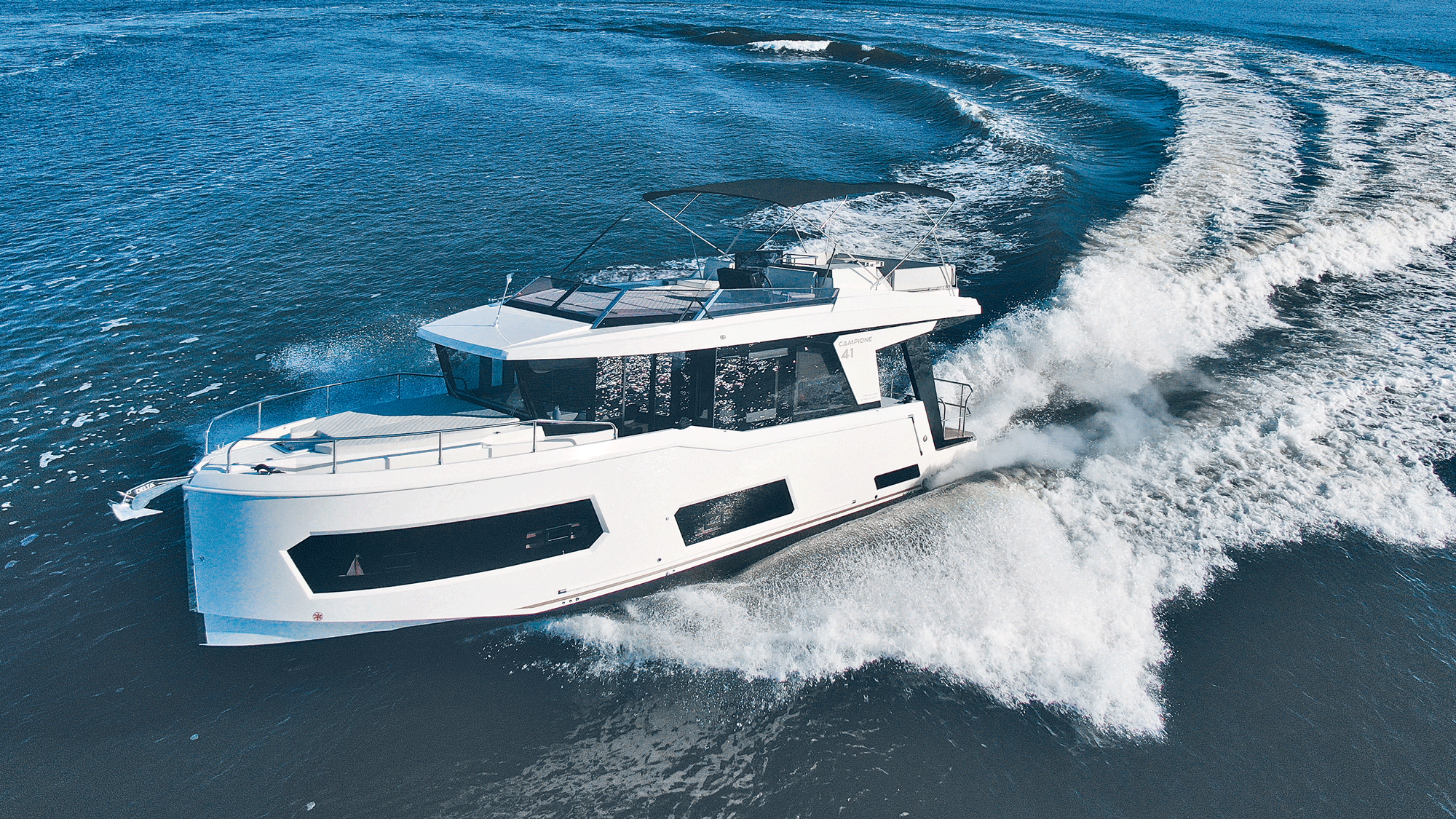 New boats at Düsseldorf boat show: The angular Cobra Campione 41