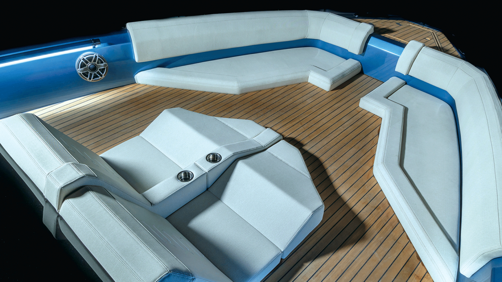 Zyara 44 first look: 74-knots with awe-inspiring looks
