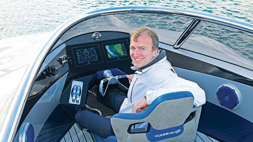 World’s Coolest Boats: Glider SS18 - A Powercat on Stilts!