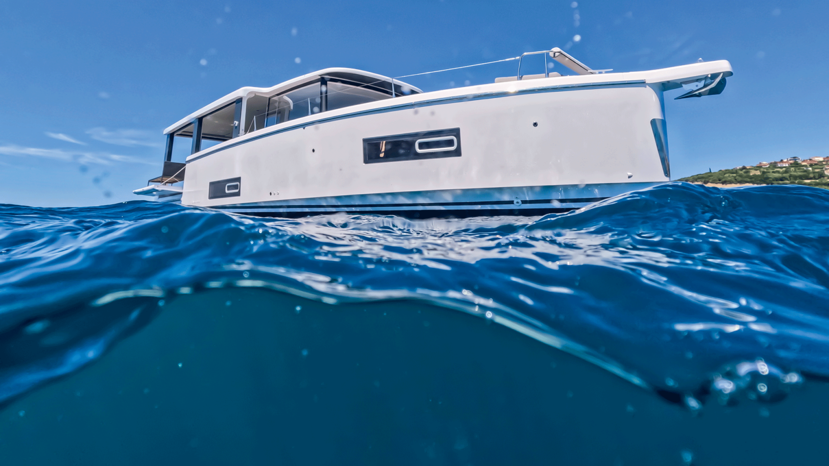 Beneteau Island Cruising Concept: Solar-assisted 'monomaran' with ...