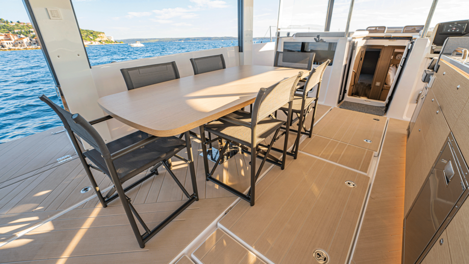 Beneteau Island Cruising Concept: Solar-assisted 'monomaran' with ...