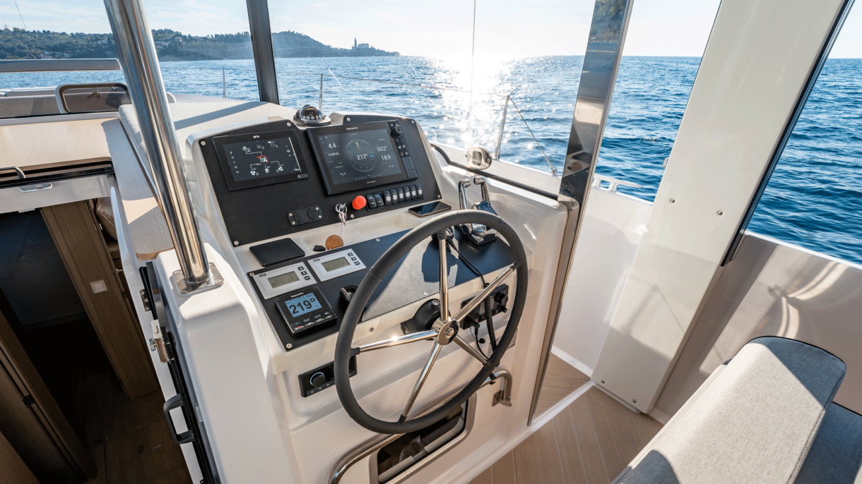 Beneteau Island Cruising Concept: Solar-assisted 'monomaran' with ...