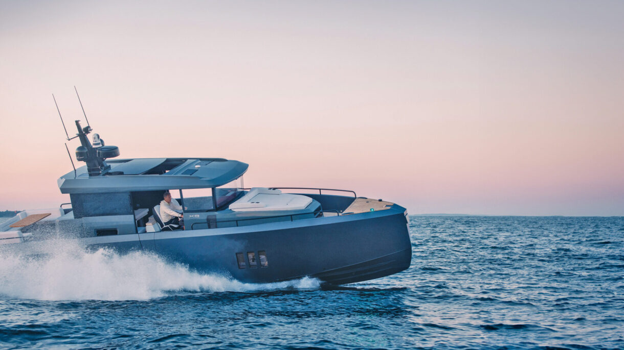 5 of the fastest motor yachts tested: 40+ knot motor yachts