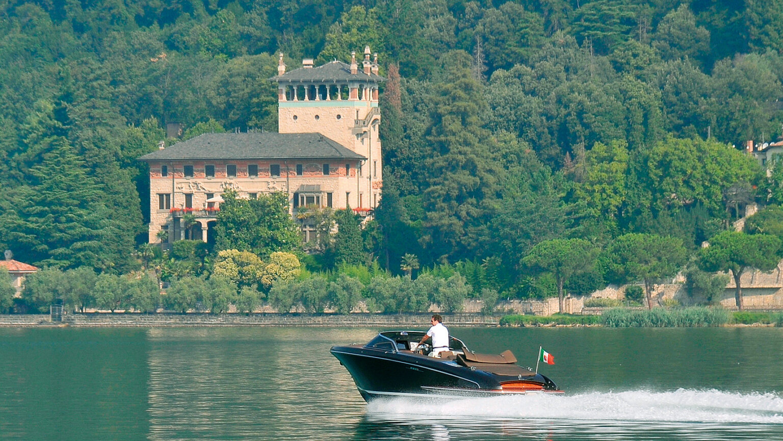 Everything you need to know about motor boat trim systems