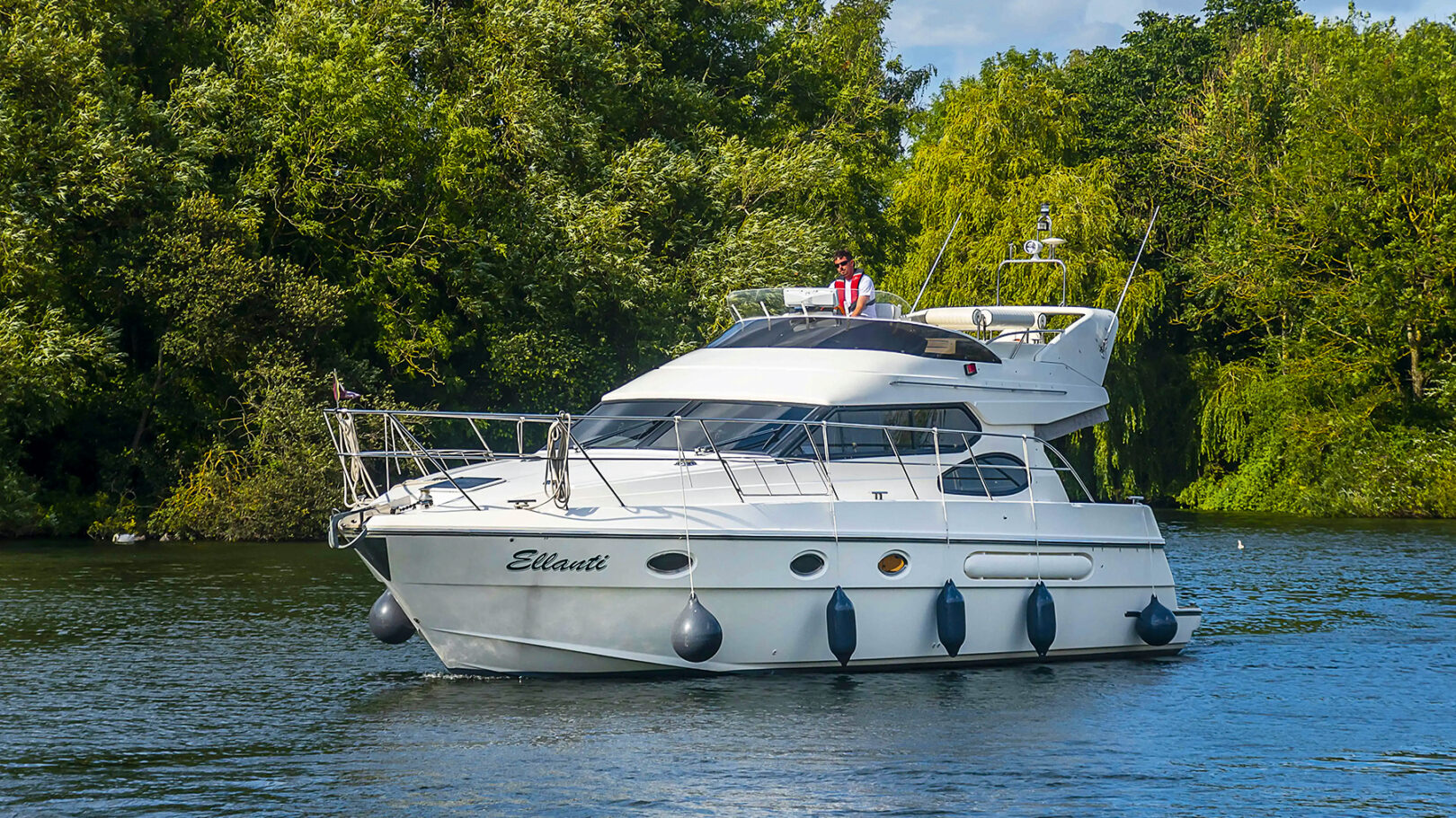 Colvic Sunquest 38 Flybridge used boat review: Old-school excellence