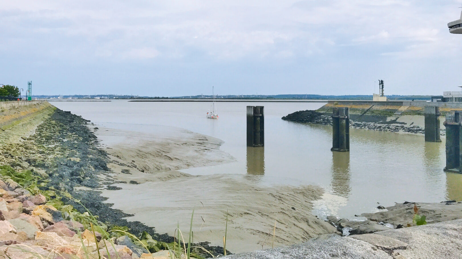 How to plan a passage across the English Channel