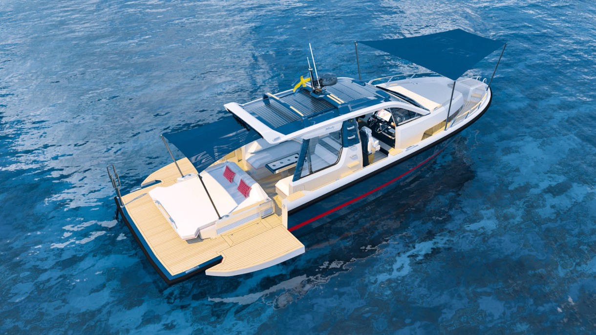 Windy SR40 first look: Family sports boat with storage for water activities gear