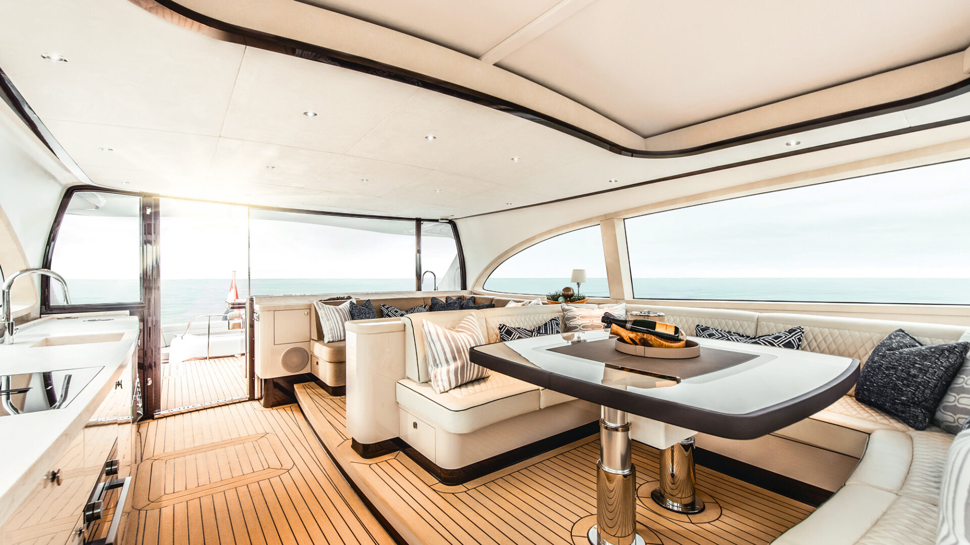 Zeelander Z8 review: New flagship of the ultra-exclusive Zeelander fleet