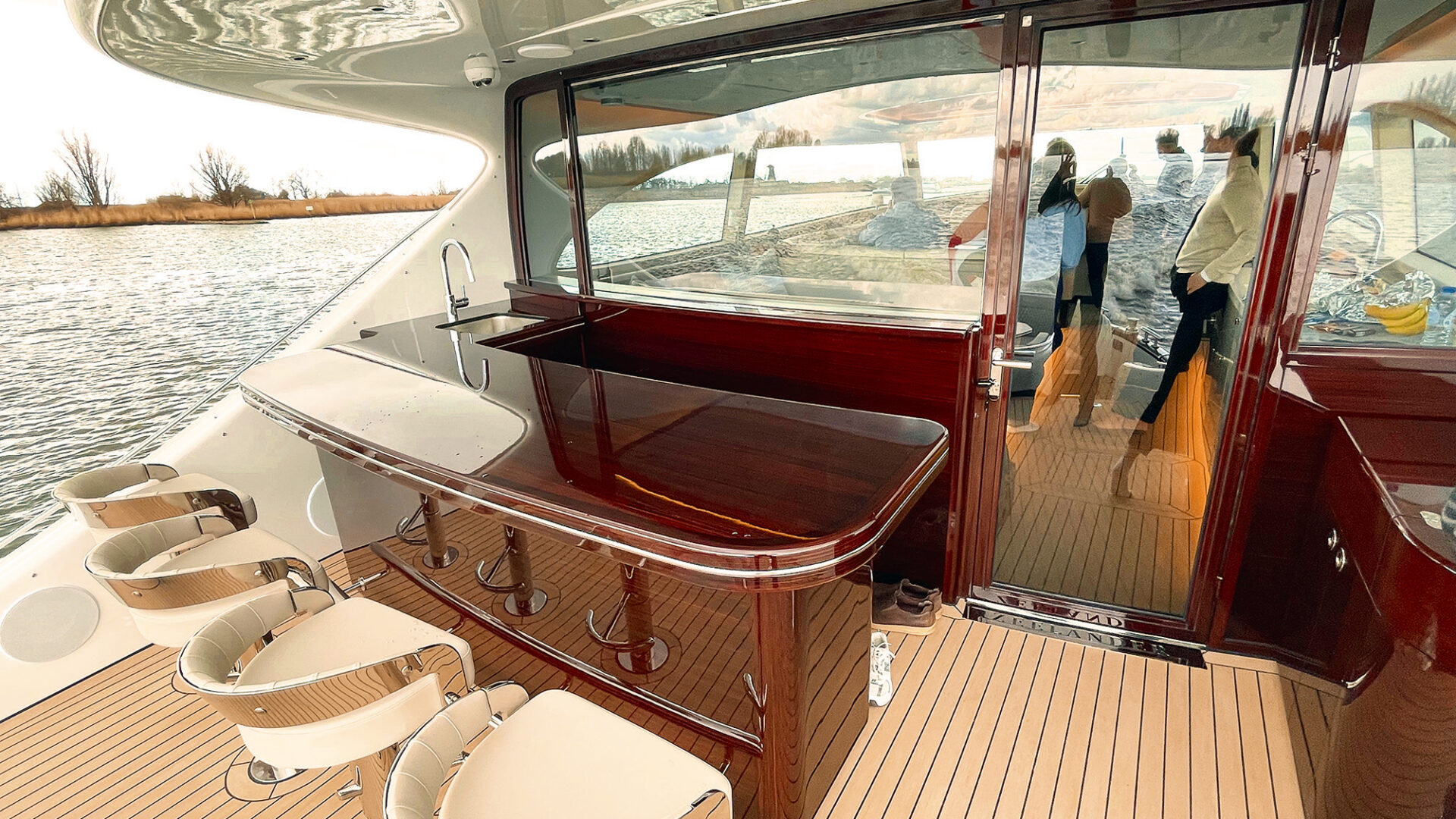 Zeelander Z8 review: New flagship of the ultra-exclusive Zeelander fleet