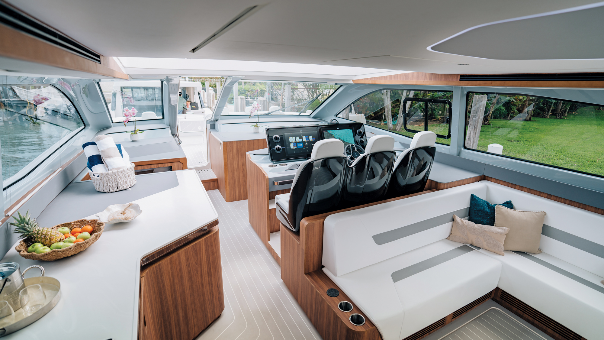 A-Z of Powercats: Aquila - Motor Boat & Yachting