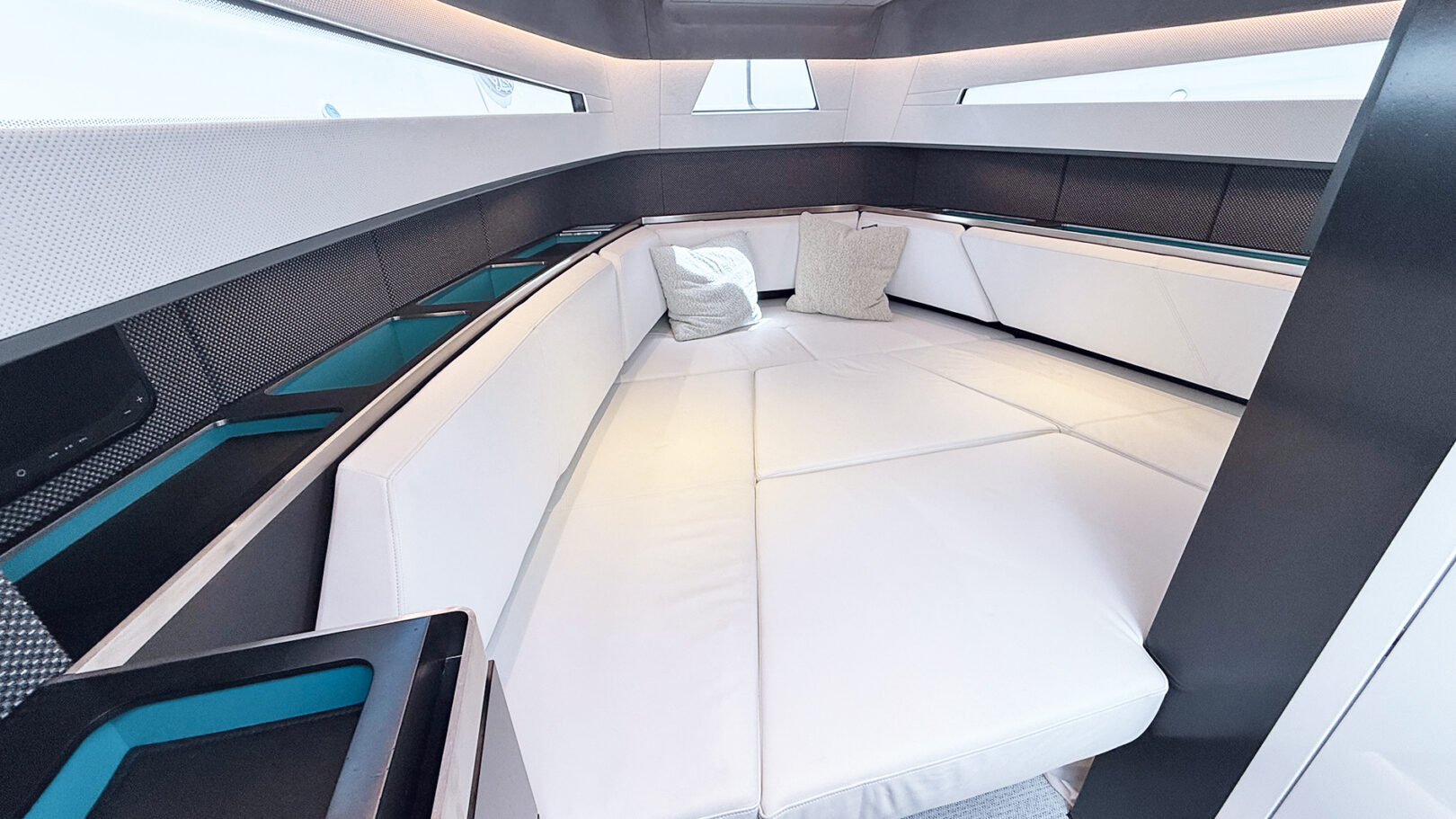 Windy SR40 review: Outdoor thrills with sufficient protection for year-round use