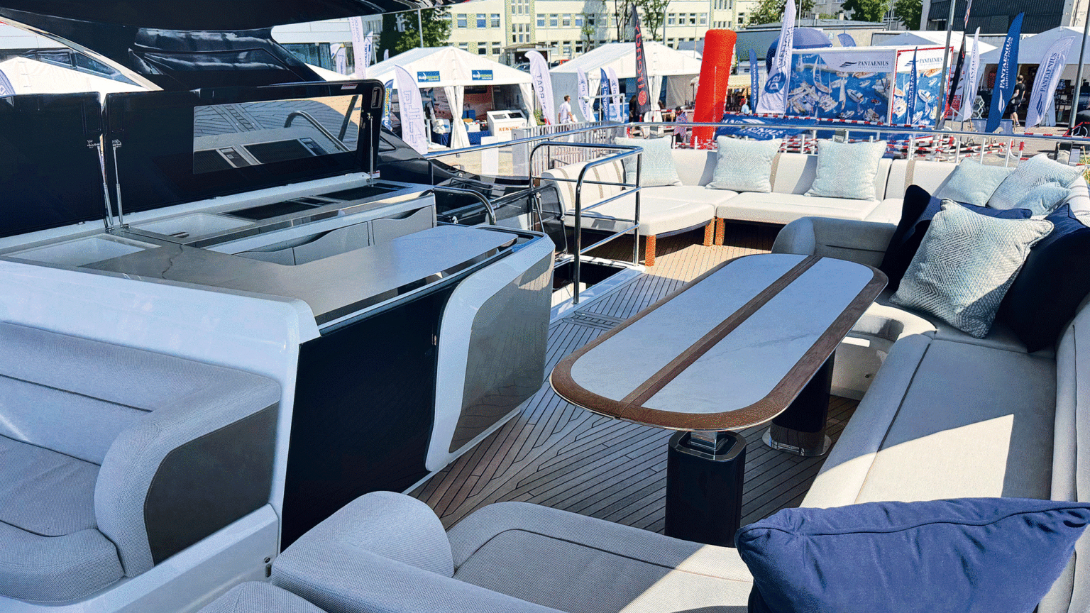 Galeon 620 Fly first look: A feature-packed flybridge with huge beach ...