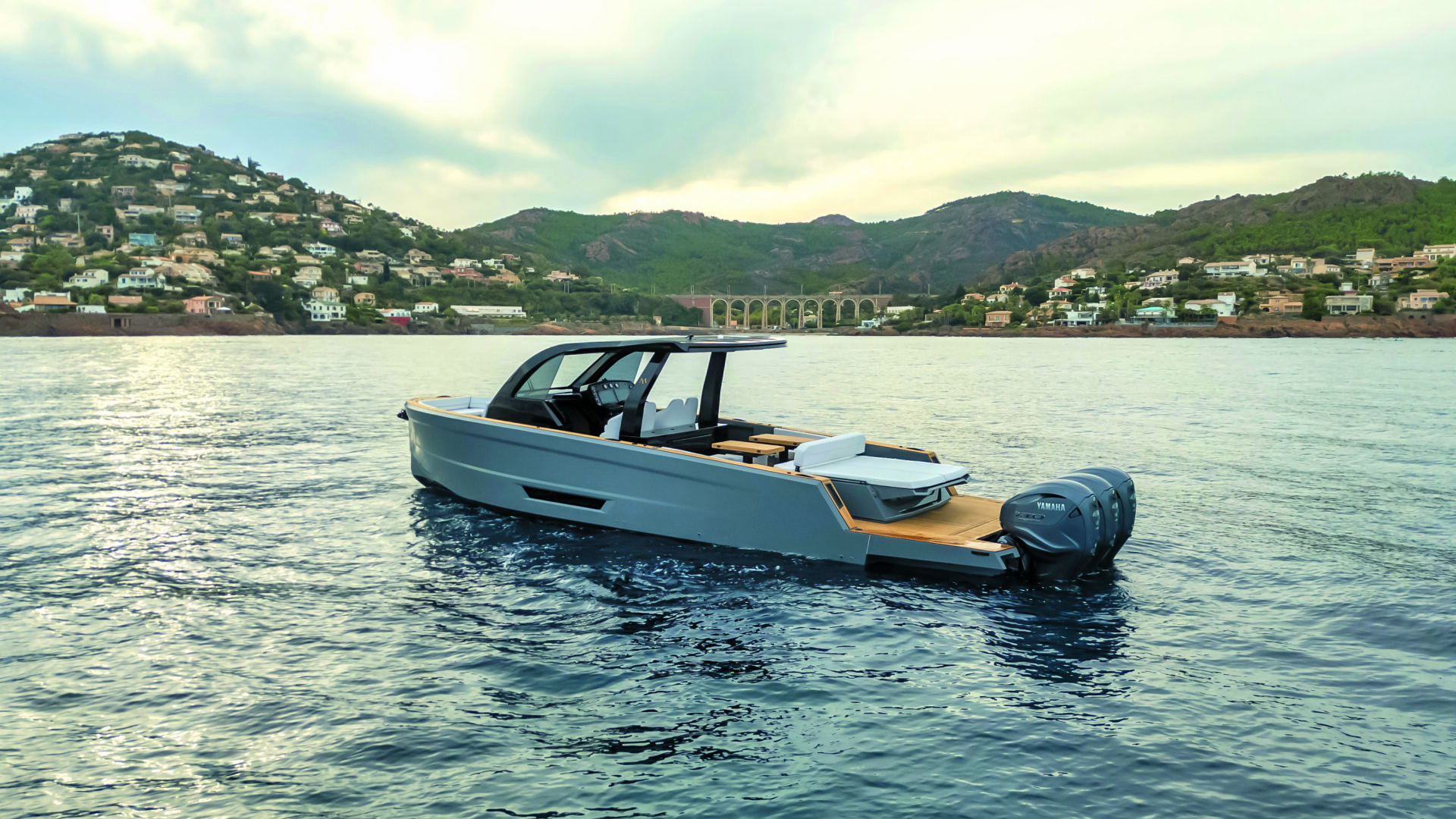 Maxim 44R first look: Maxim's fastest walkaround - Motor Boat & Yachting