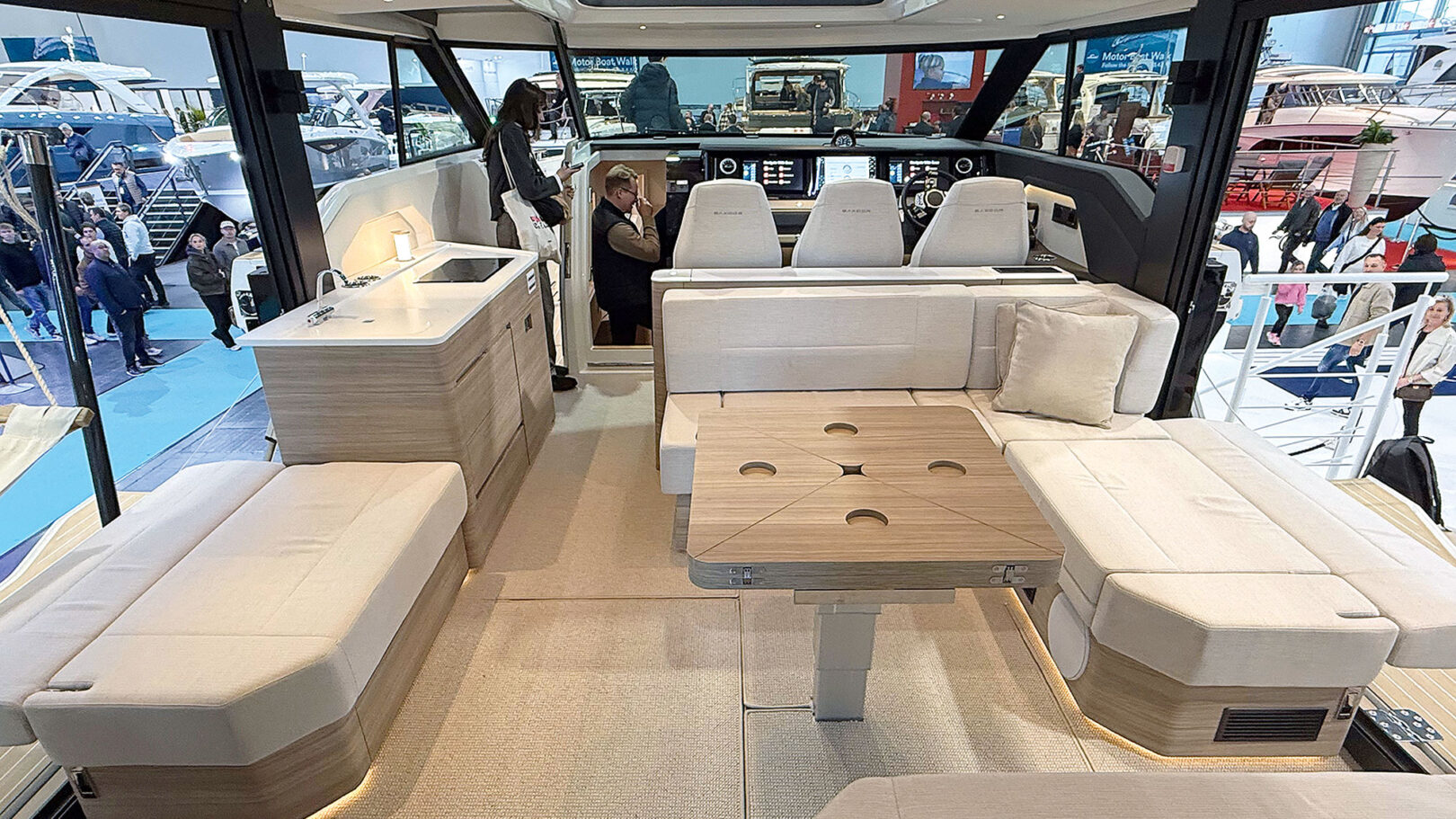 New Saxdor 460 GTC: Leisure-oriented adventure boat with port-side hammock