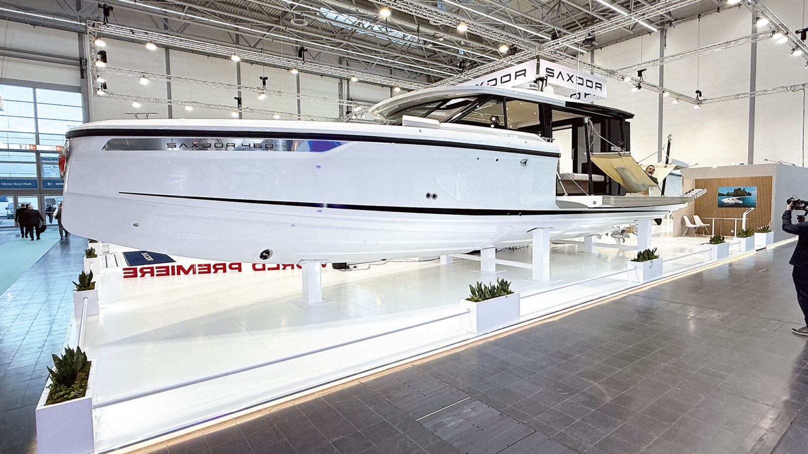 New Saxdor 460 GTC: Leisure-oriented adventure boat with port-side hammock