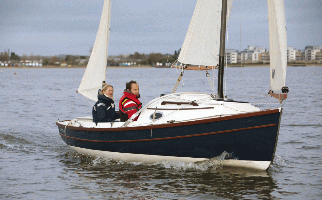 Video: BayRaider Expedition on test - Practical Boat Owner