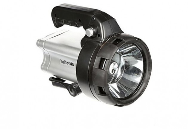10 Handheld searchlights tested - Practical Boat Owner