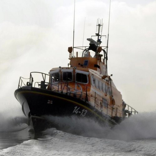 Sheerness RNLI lifeboat crew assist mast-fall yachtsman - Practical ...
