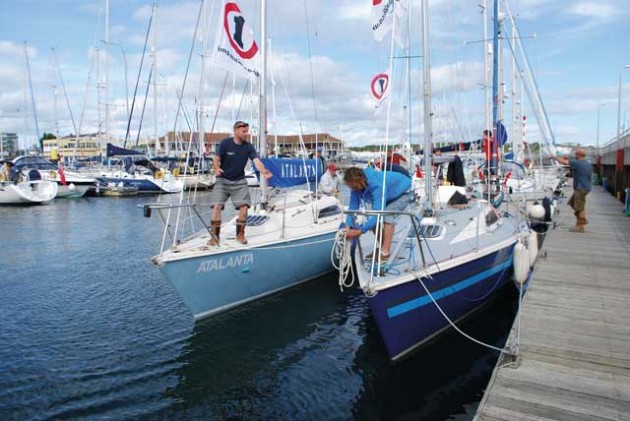 Rafting up the stress-free way - Practical Boat Owner