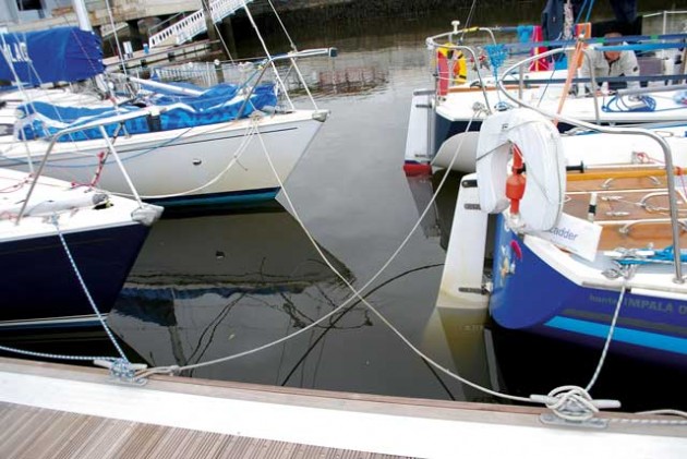 Rafting up the stress-free way - Practical Boat Owner