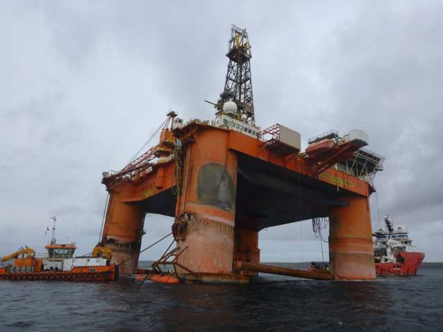 Work begins to raise anchors of Transocean Winner drilling rig ...