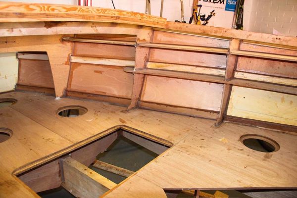 10. Adding hull sides - Practical Boat Owner